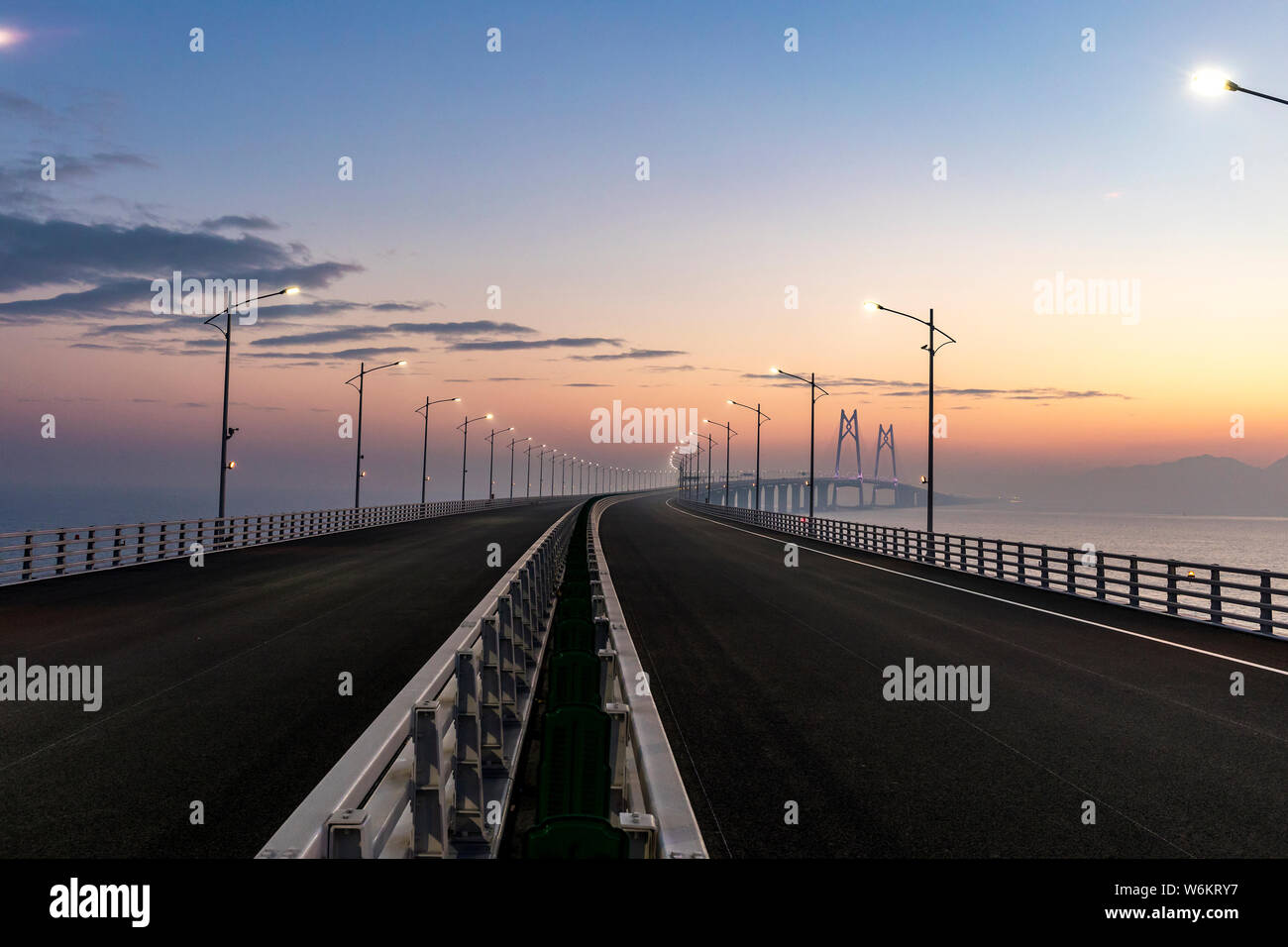 --FILE--The world's longest cross-sea bridge, the Hong Kong-Zhuhai ...