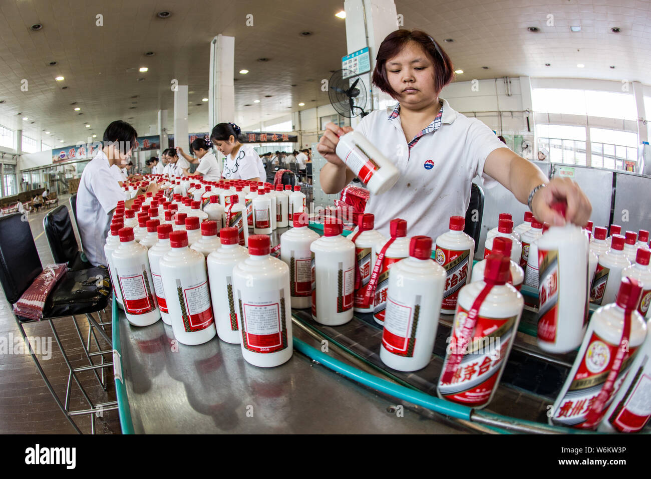 Kweichow moutai baijiu hi-res stock photography and images - Alamy