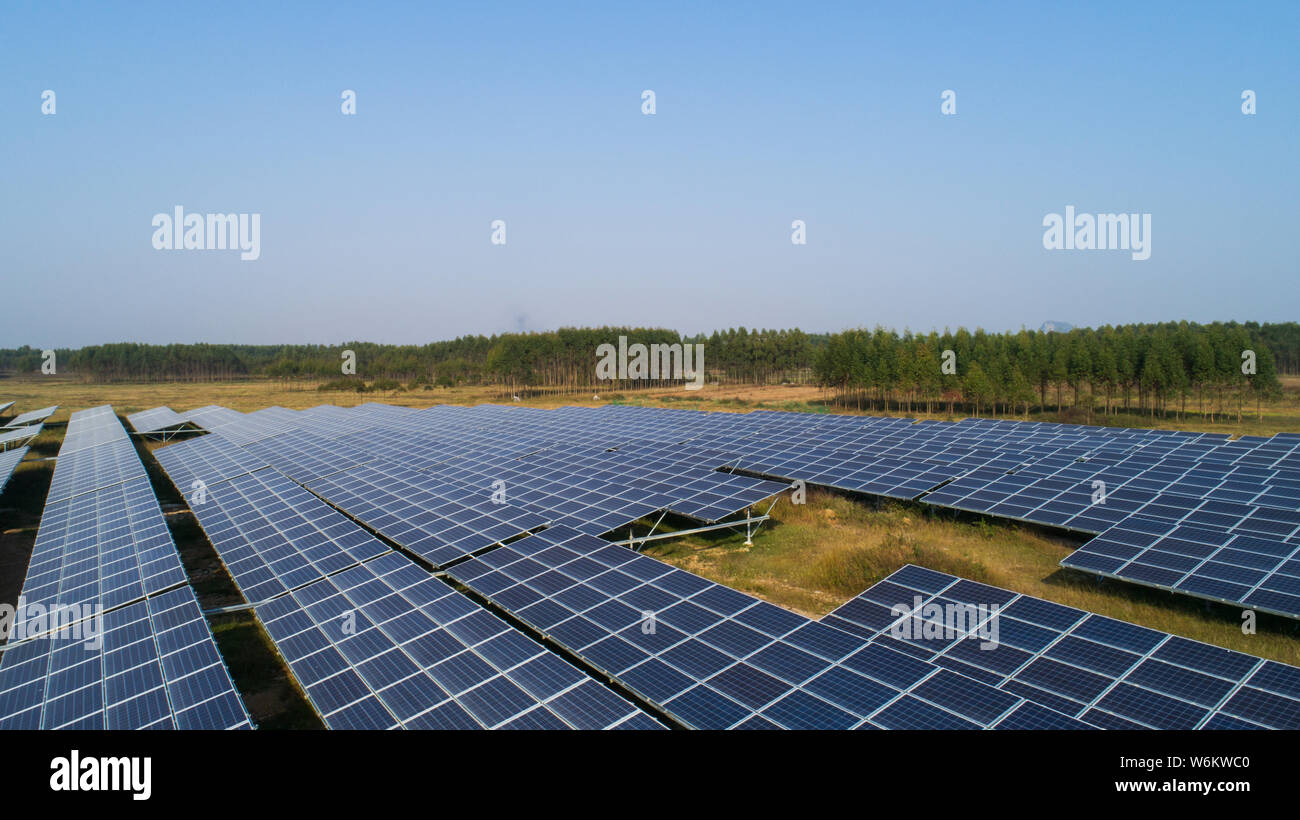 China panda solar panel hi-res stock photography and images - Alamy