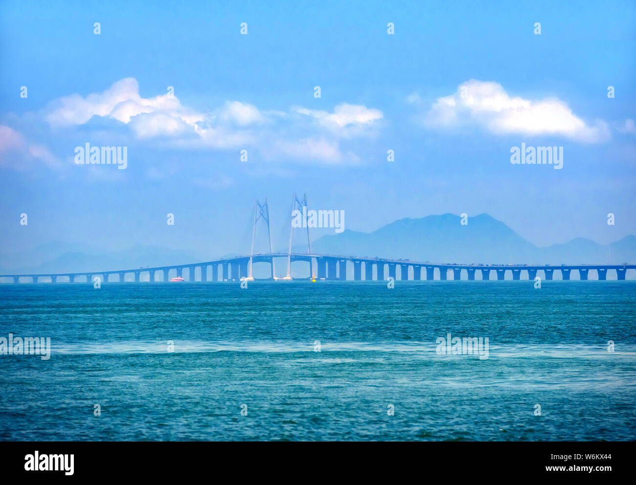 --FILE--The world's longest cross-sea bridge, the Hong Kong-Zhuhai ...