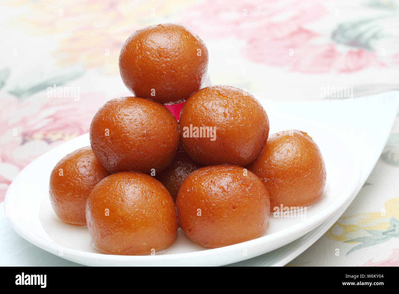 Gulab jamun hi-res stock photography and images - Alamy
