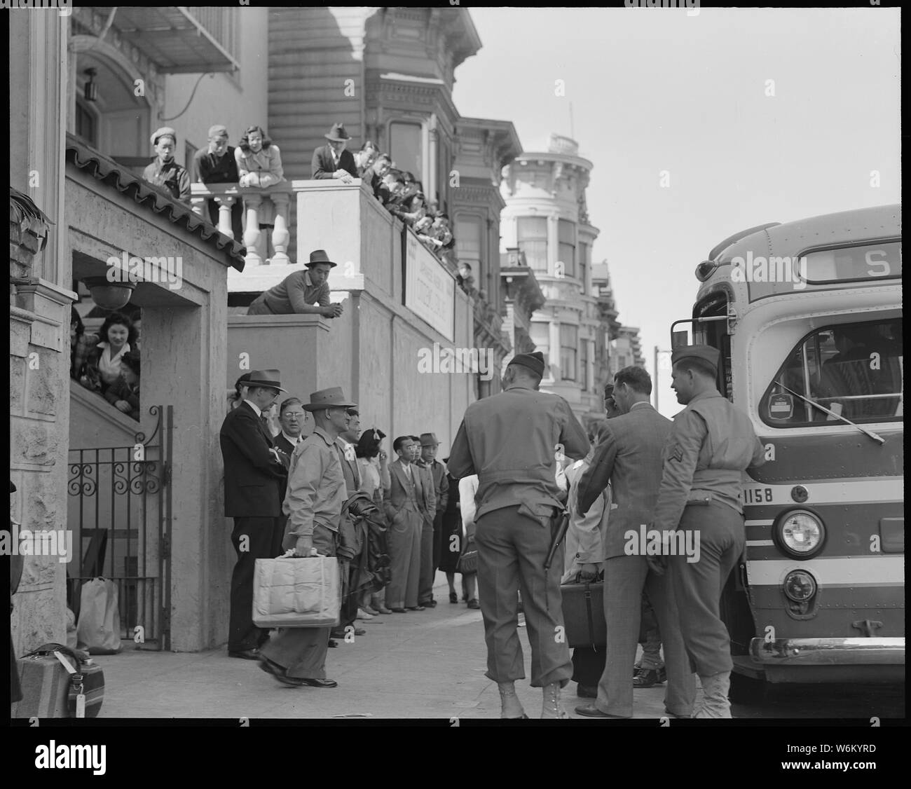 Busload hi-res stock photography and images - Alamy