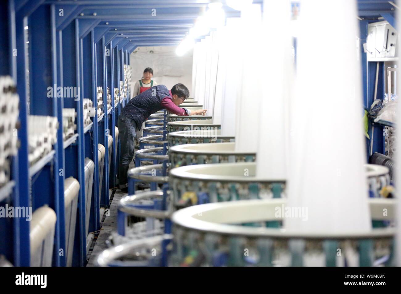 Textile factory hi-res stock photography and images - Alamy