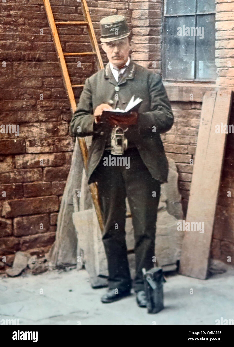 Gas meter reader Stock Photo - Alamy