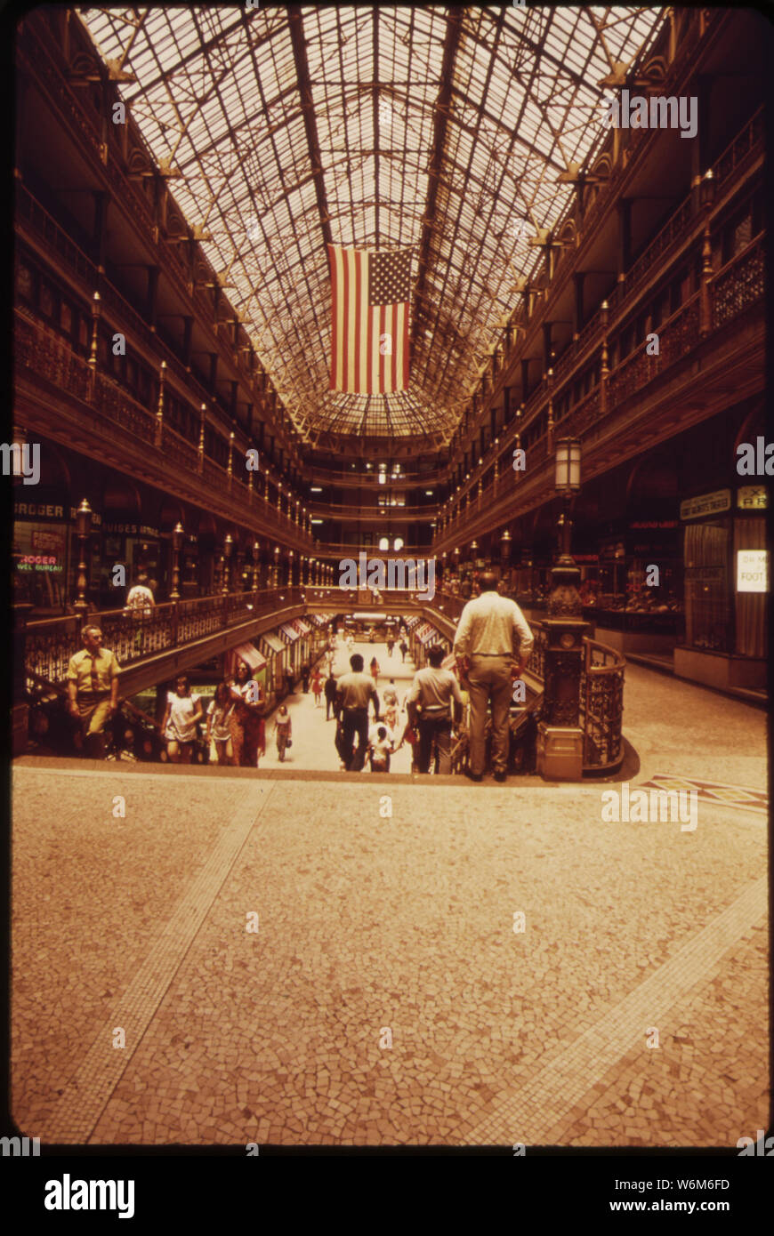Downtown cleveland shopping arcade hi-res stock photography and images ...