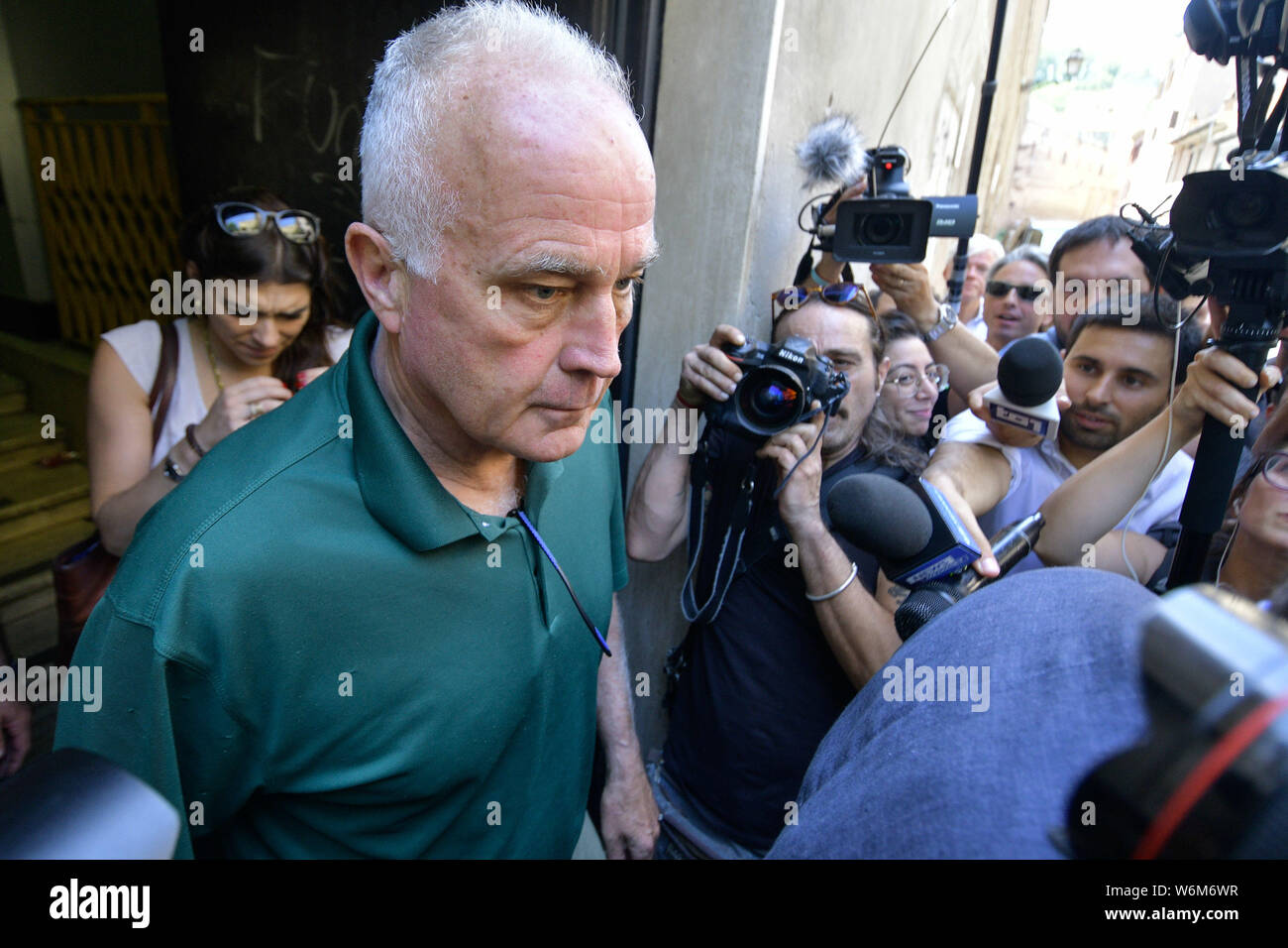 Rome, Ethan Elder Finnegan Lee's father in Regina Coeli prison for an ...