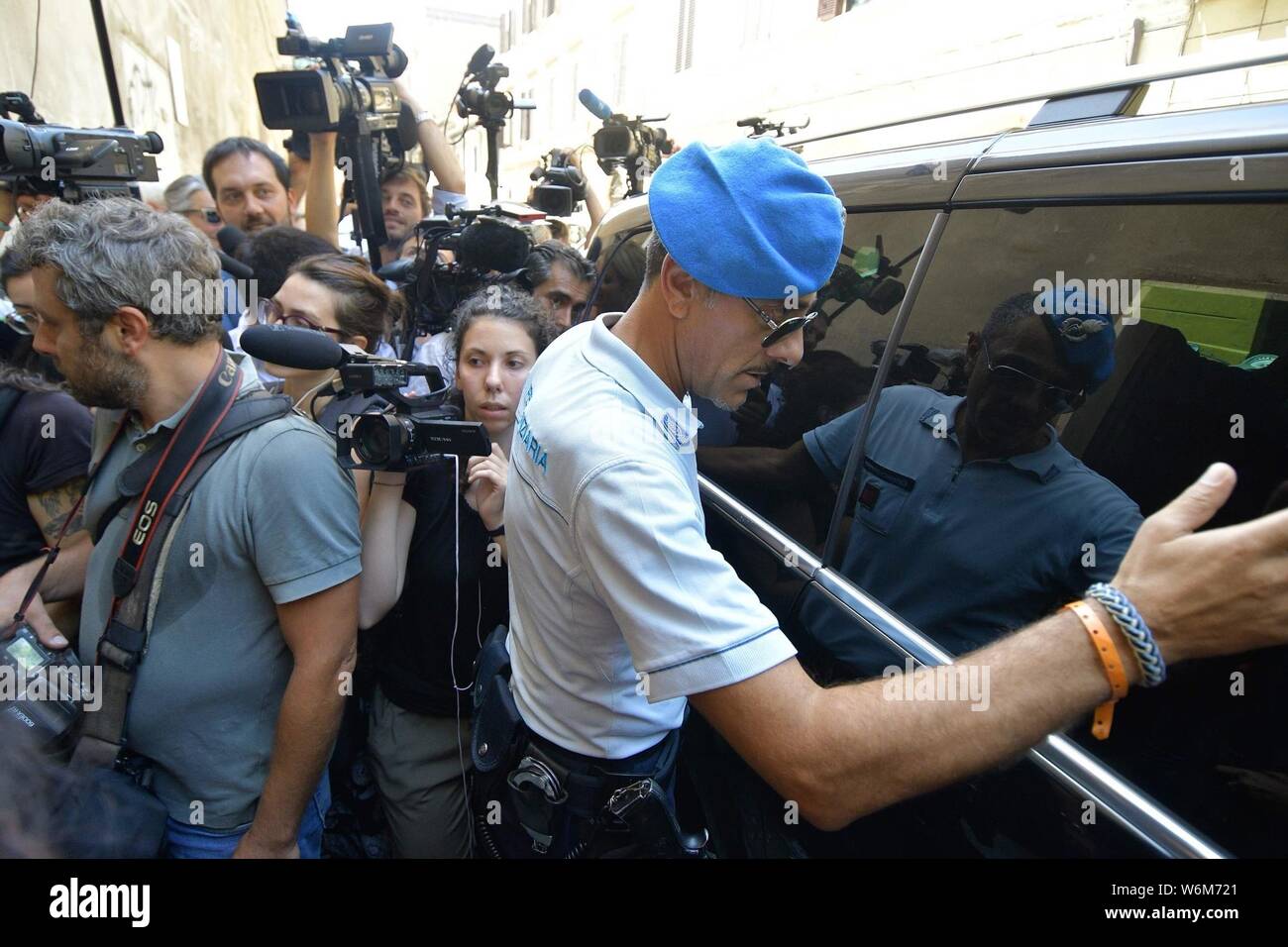 Rome, Ethan Elder Finnegan Lee's father in Regina Coeli prison for an ...