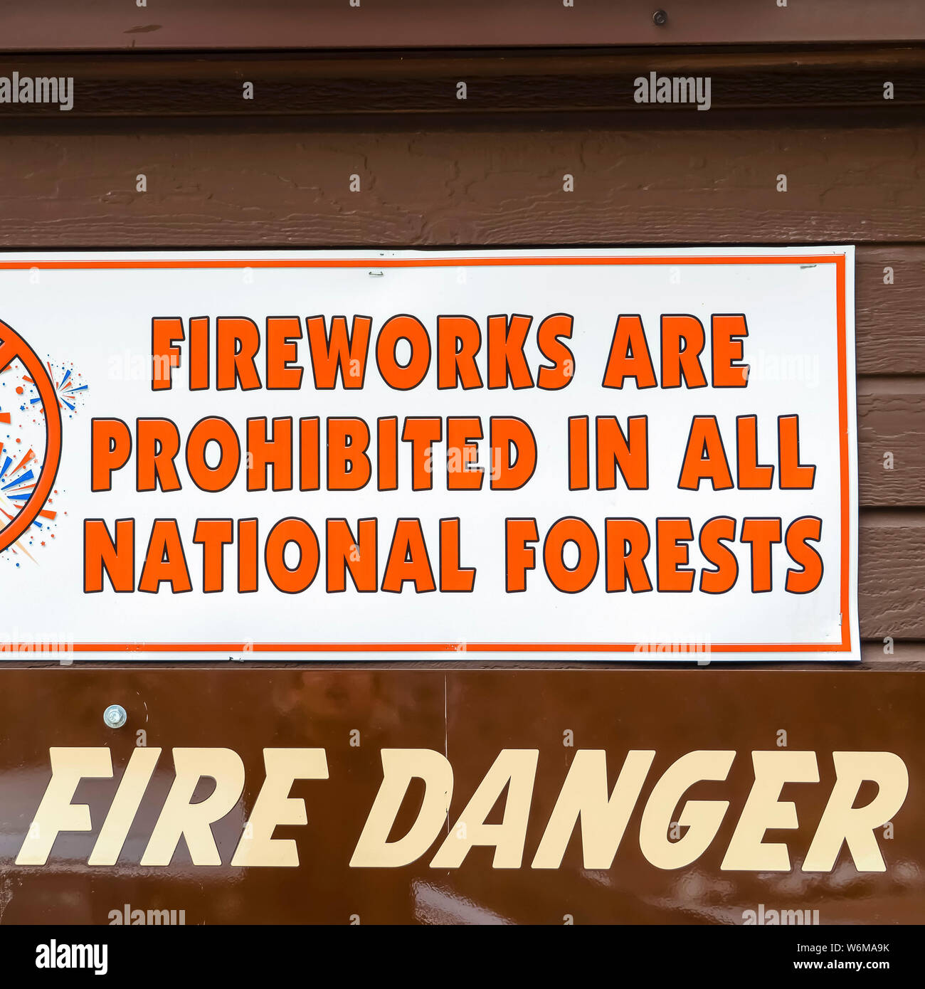 Fireworks warning sign hi-res stock photography and images - Alamy