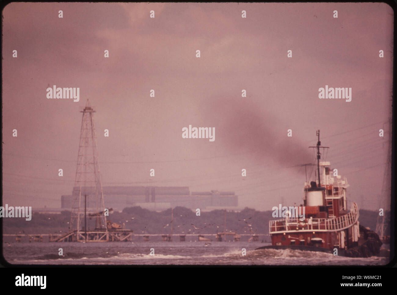 Tugboat past hi-res stock photography and images - Alamy