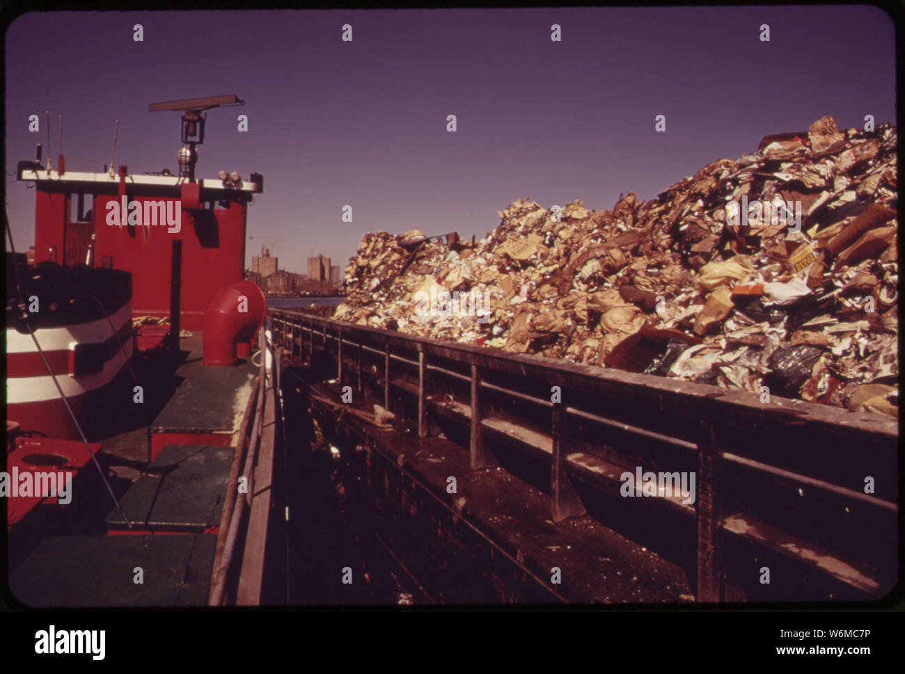Garbage scow hi-res stock photography and images - Alamy