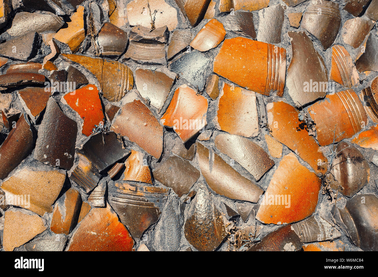 Broken ceramic pieces hi-res stock photography and images - Alamy