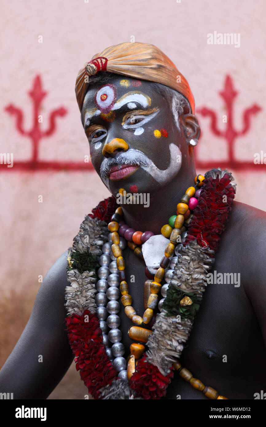 Indigenous arts and crafts hi-res stock photography and images - Alamy