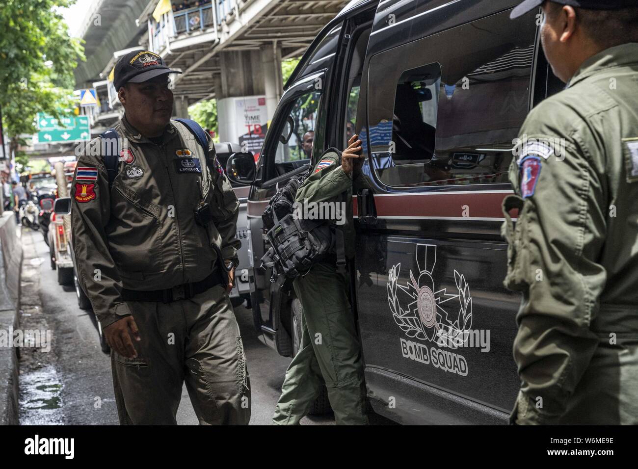 Bangkok police station hi-res stock photography and images - Alamy