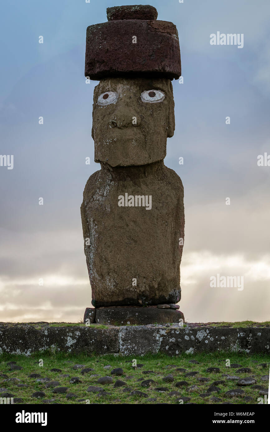 Replica moai statue hi-res stock photography and images - Alamy