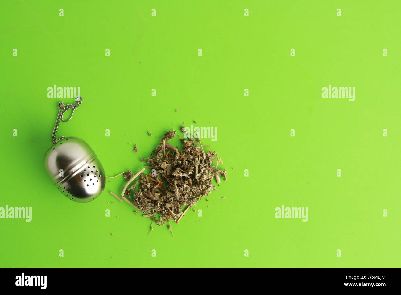 Infusion of raspberry leaf, recommended for pregnant women Stock Photo ...