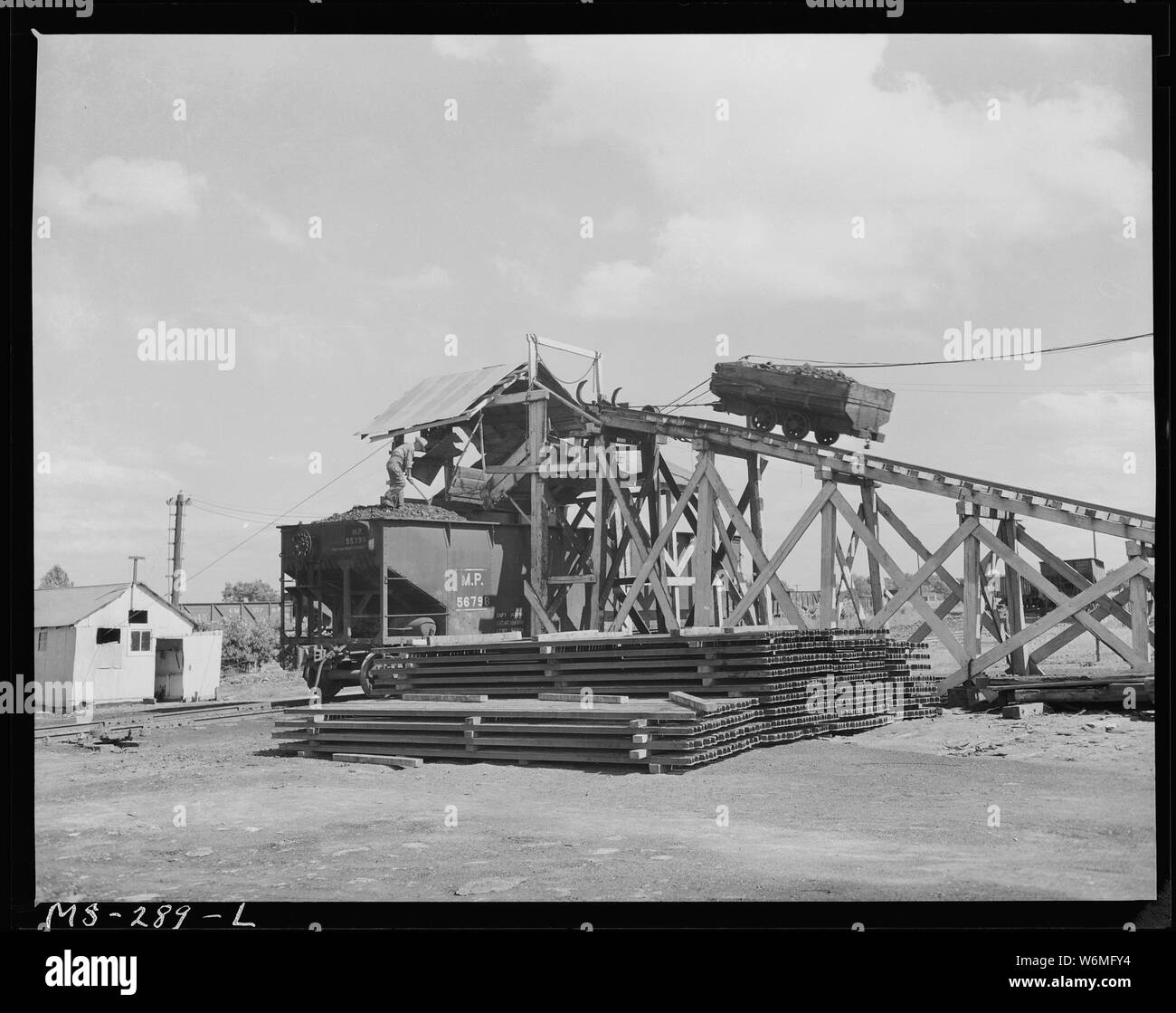 Gin pot mines hi-res stock photography and images - Alamy