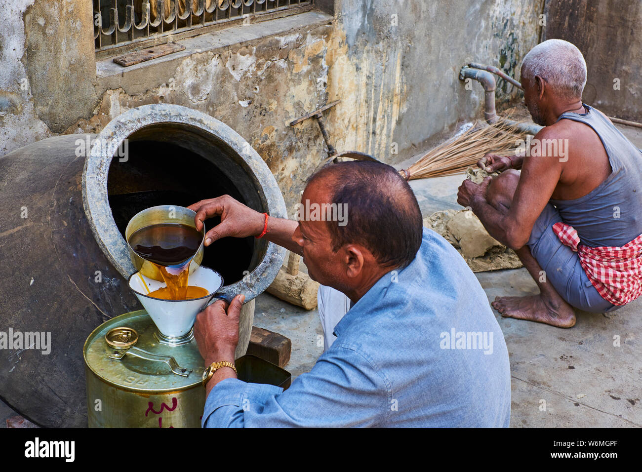 India, Uttar Pradesh, the city of perfumes where roses are distilled ...