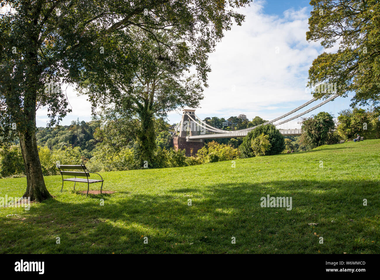 The Clifton Suspension Bridge spanning Avon Gorge and River Avon ...