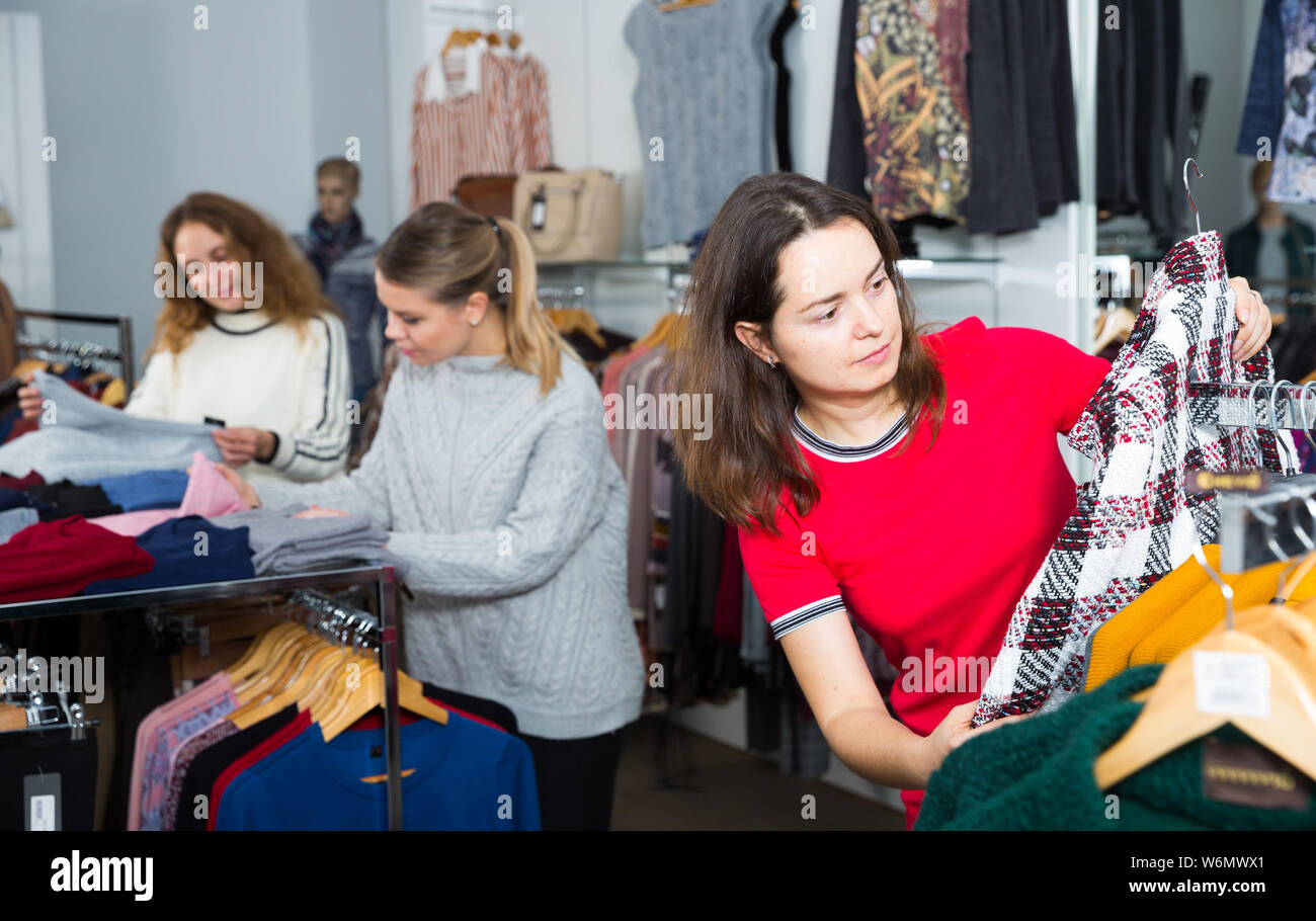 Cloth shopping people showroom hi-res stock photography and images - Alamy