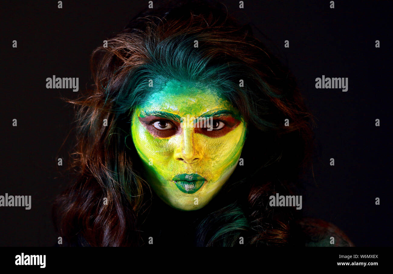 Body painting model hi-res stock photography and images - Alamy