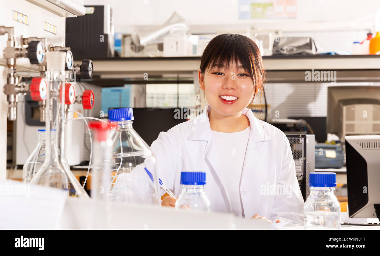 Scientific observation noting hi-res stock photography and images - Alamy