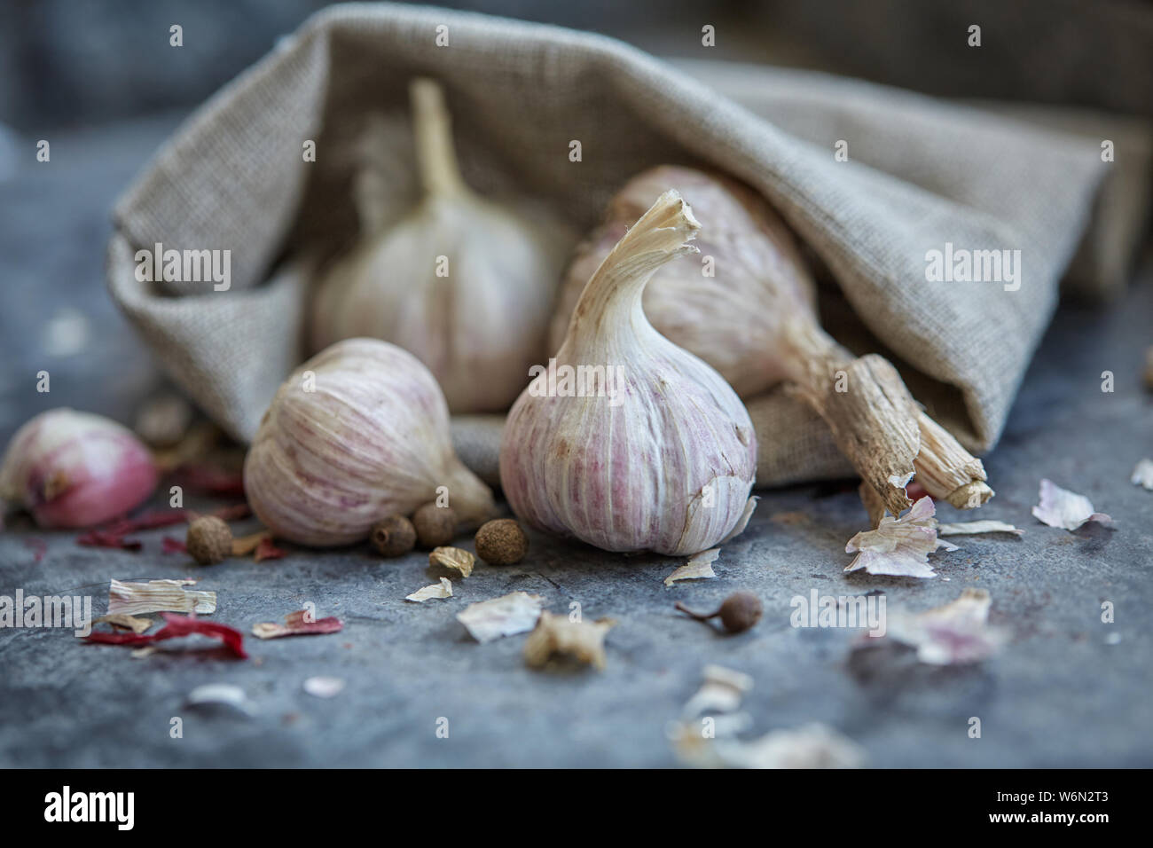Garlic in a sack Stock Photo - Alamy