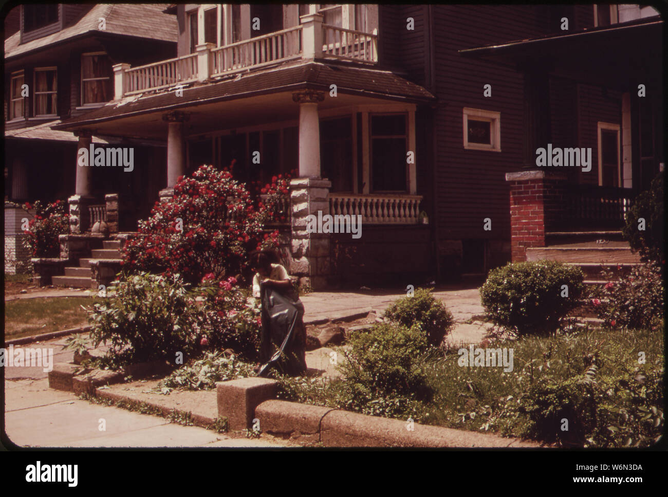 WELL MAINTAINED BLOCK ON CRAWFORD ROAD Stock Photo - Alamy