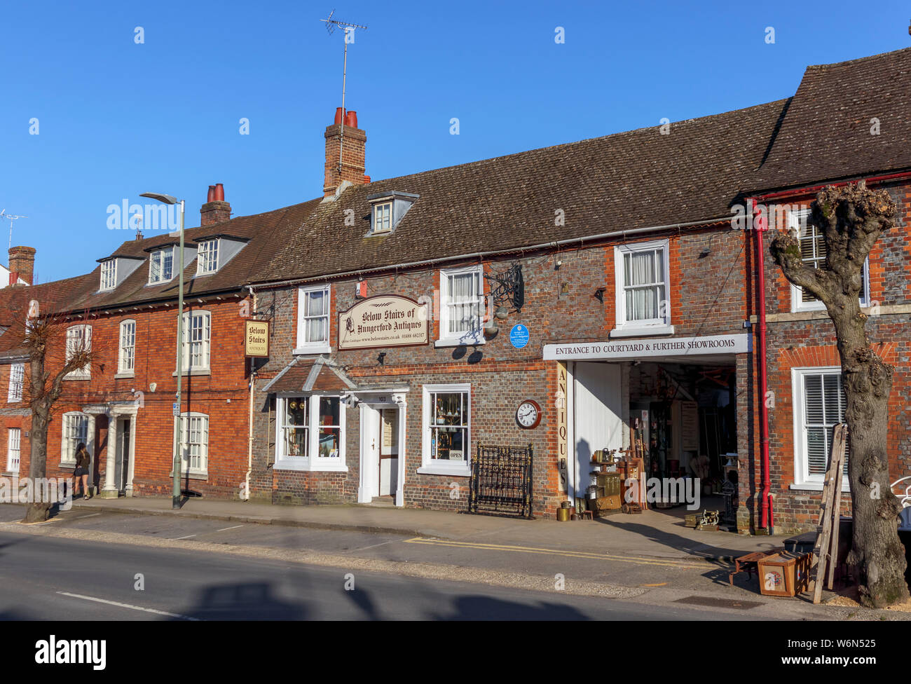 Roadside view in High Street, Hungerford, a historic market town in ...