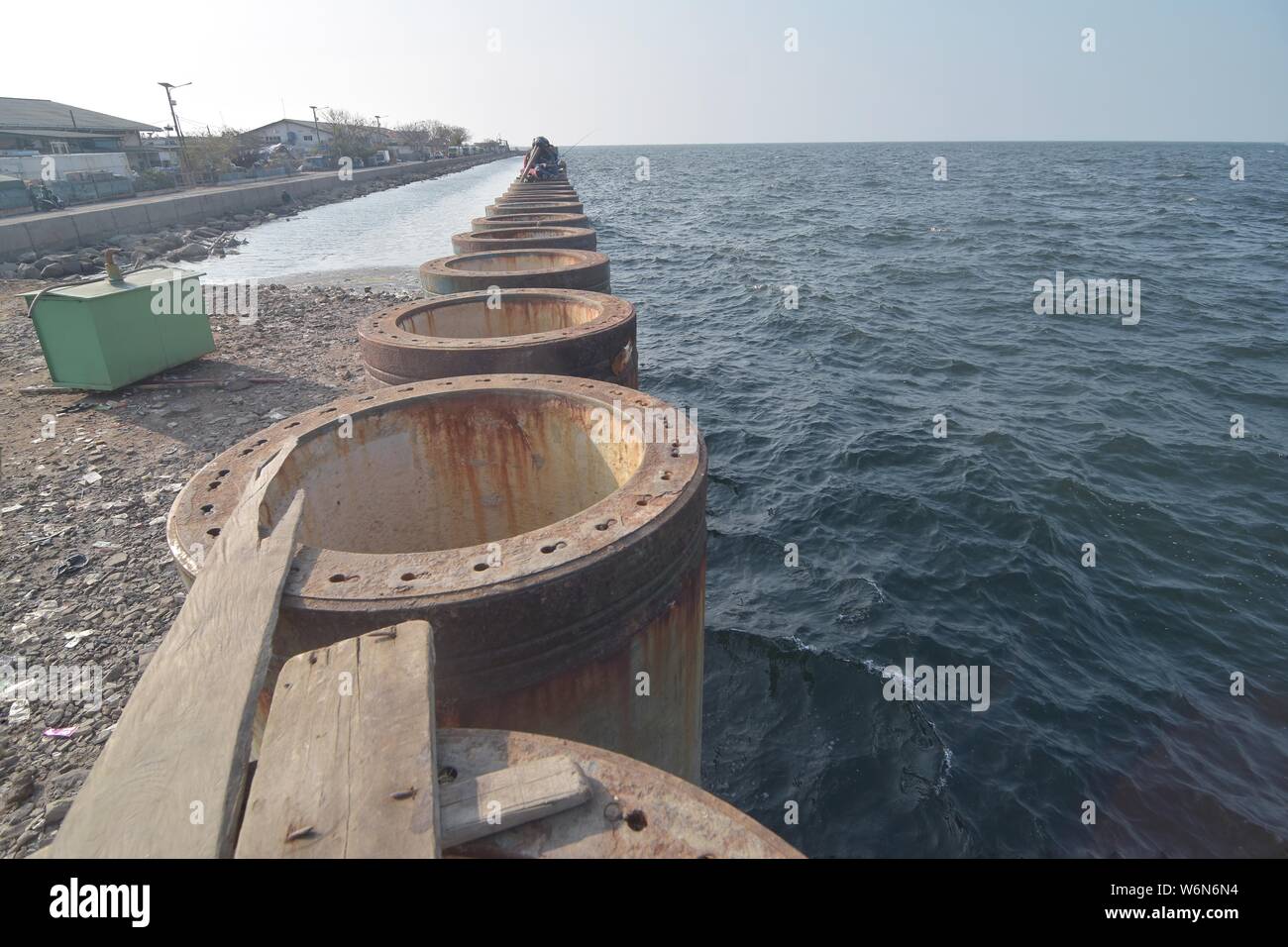 Wall sinking area hi-res stock photography and images - Alamy