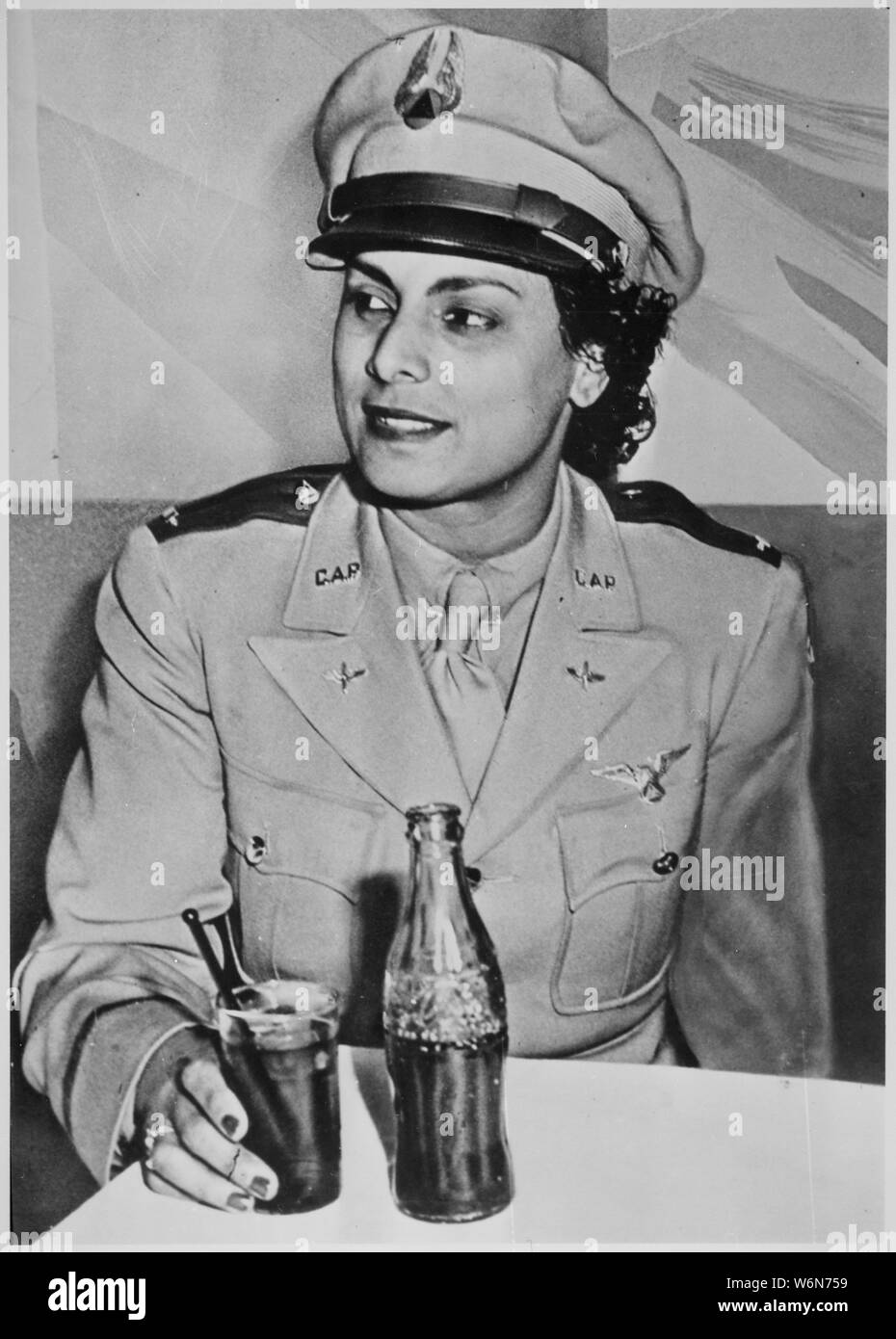 Willa Beatrice Brown, a 31-year-old Negro American, serves her country ...