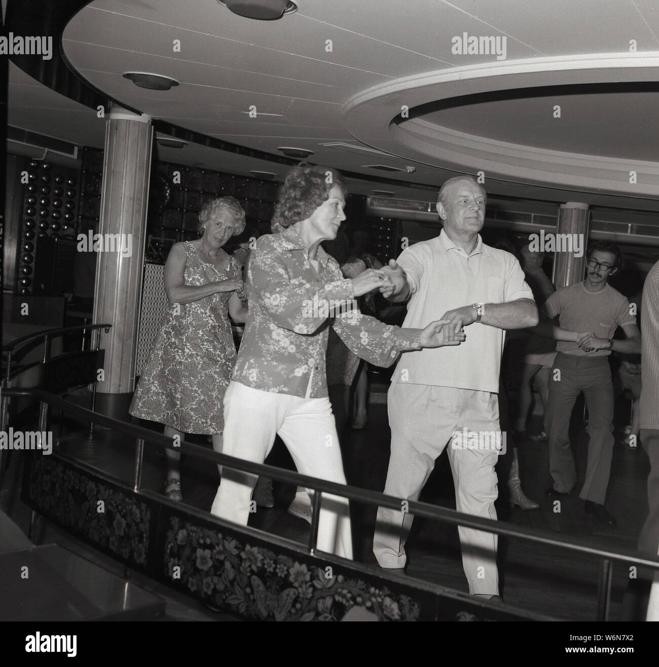 1960s sixties dancing hi-res stock photography and images - Alamy