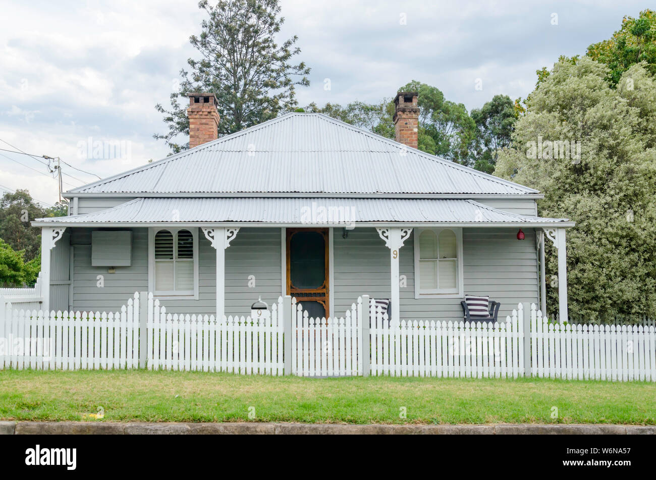 Workers cottage hi-res stock photography and images - Alamy