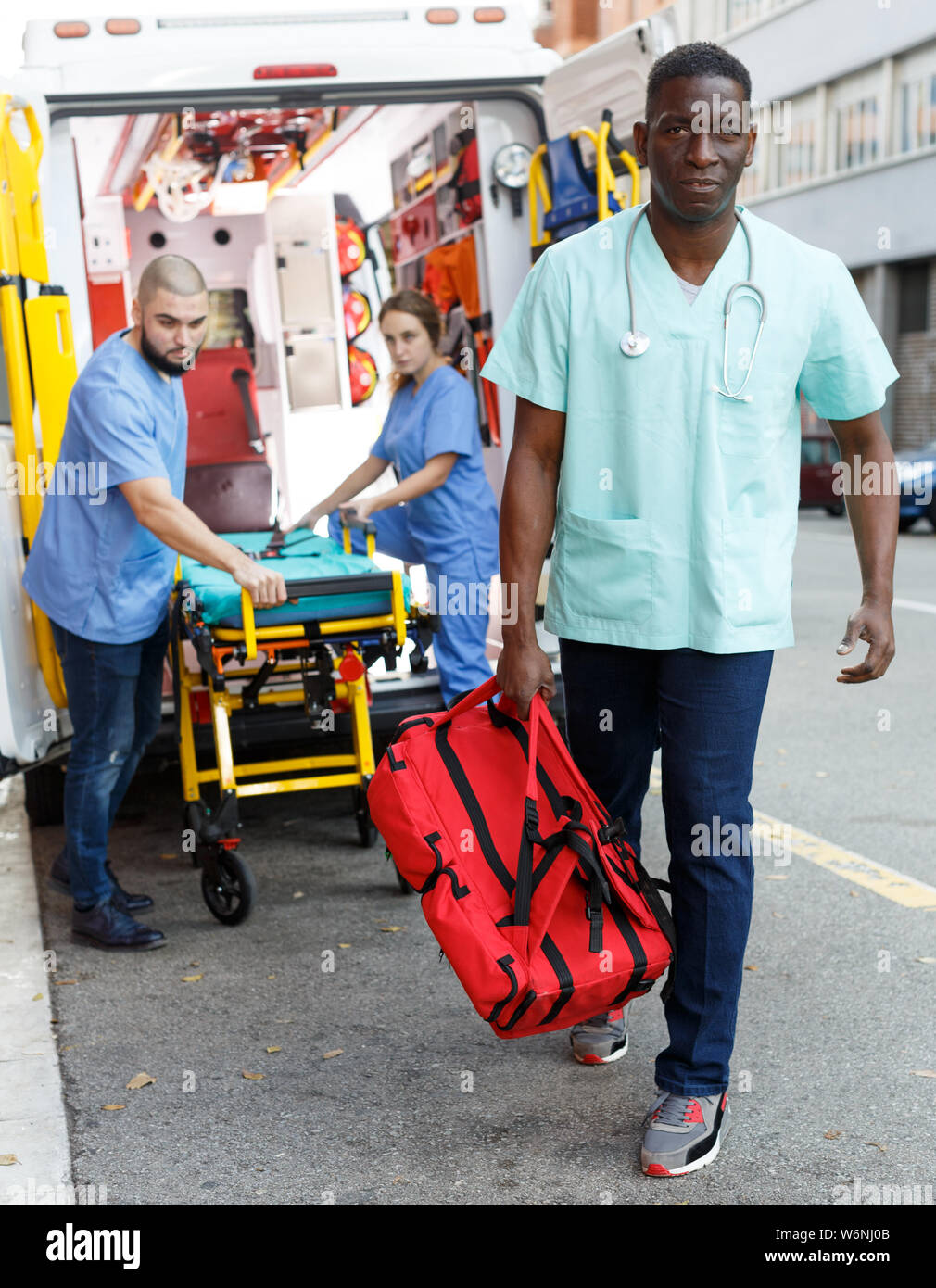 Team rescue ill hi-res stock photography and images - Alamy