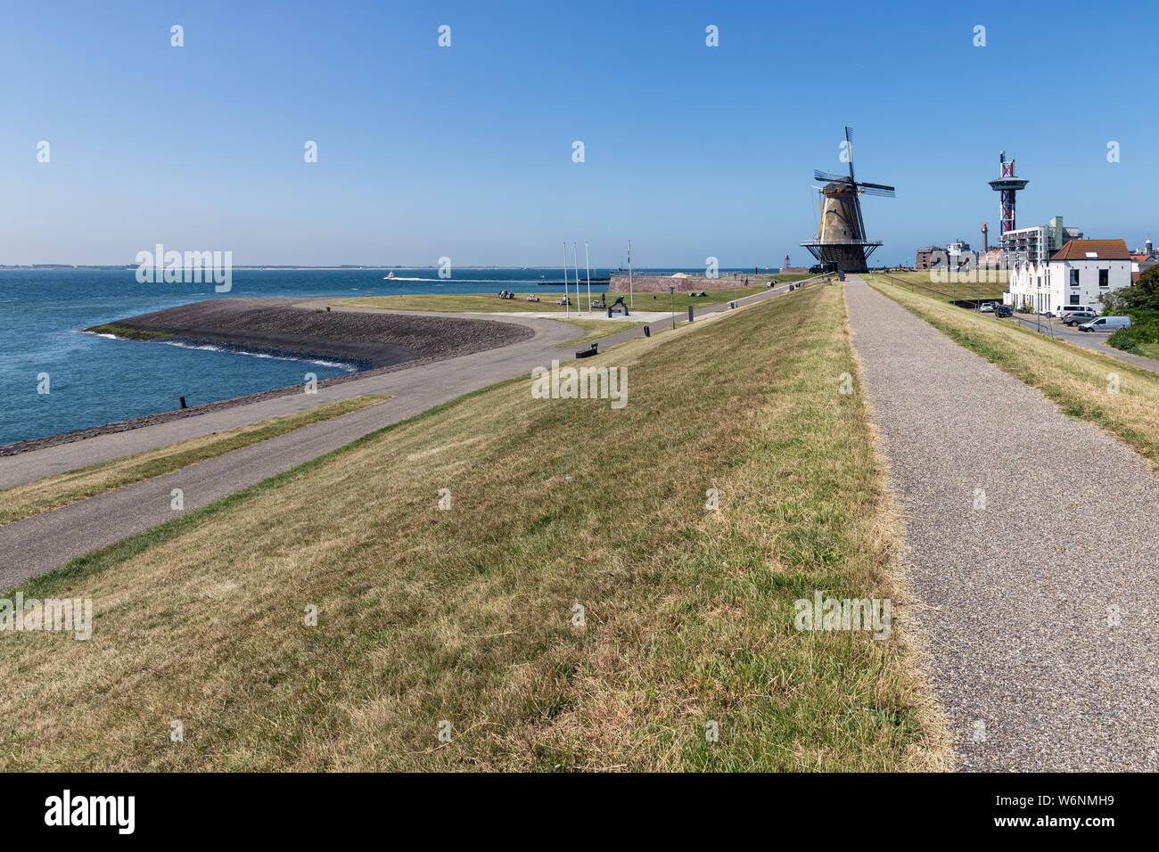 Traditional pathway hi-res stock photography and images - Alamy