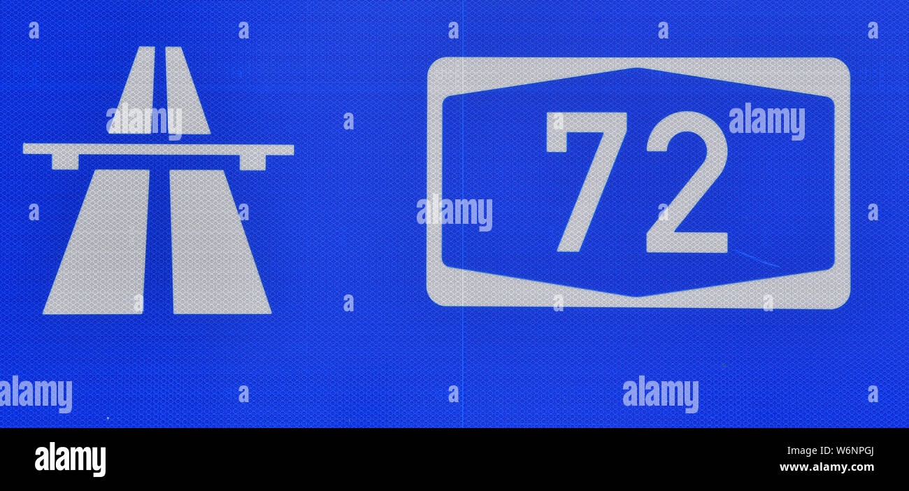 End motorway sign hi-res stock photography and images - Alamy