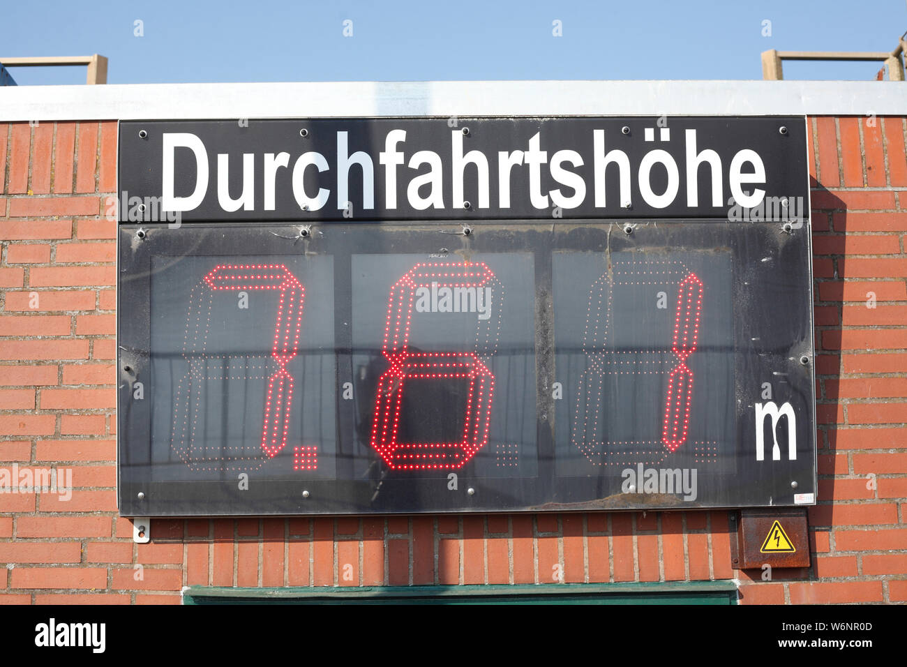 Electronic display Maximum headroom Stock Photo - Alamy