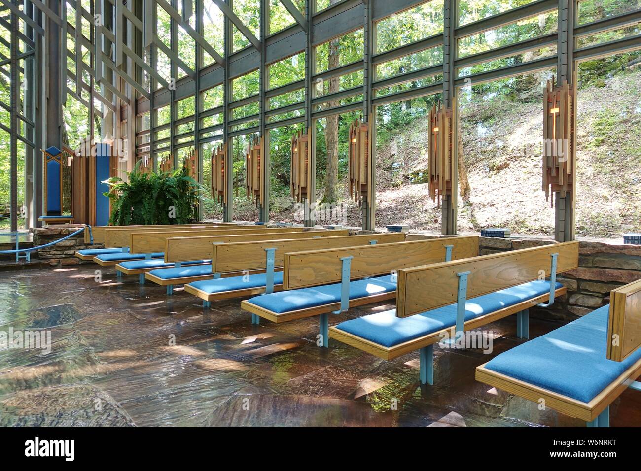 EUREKA SPRINGS, AK -28 JUN 2019- View of the Thorncrown Chapel, a ...