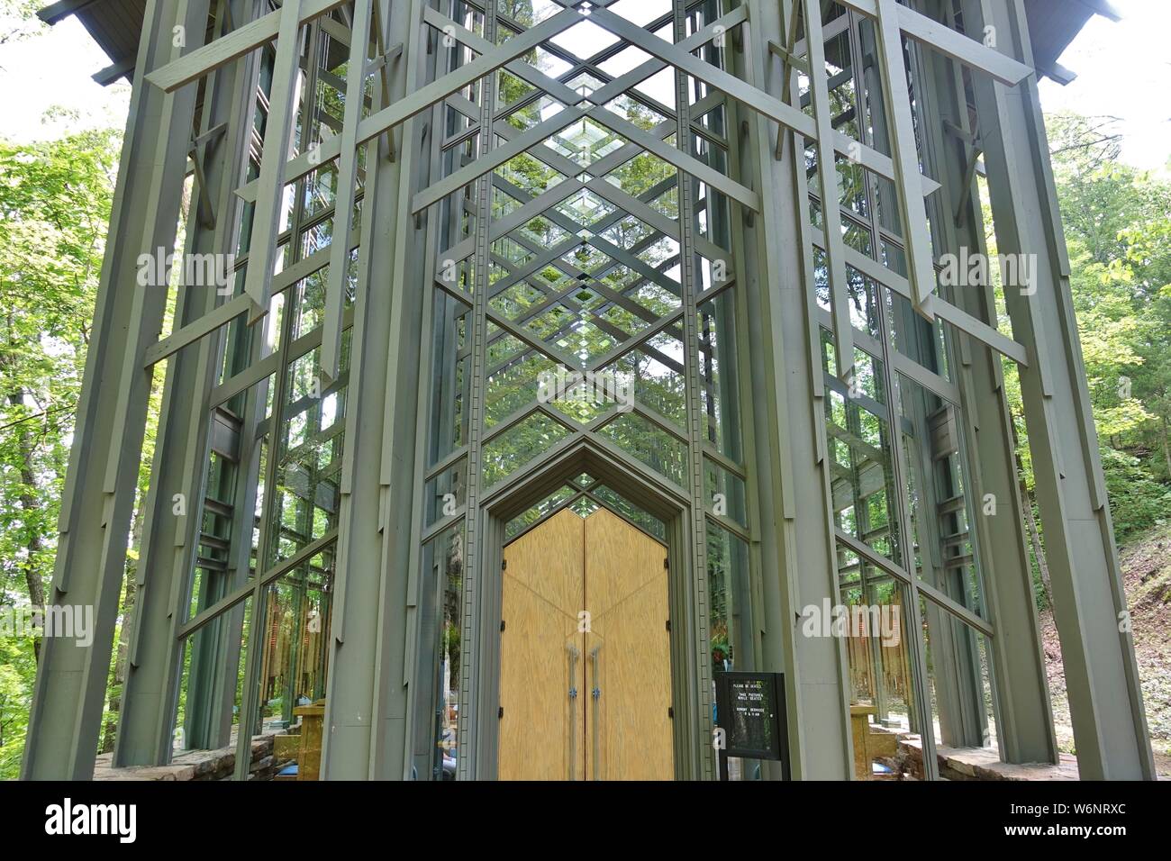 EUREKA SPRINGS, AK -28 JUN 2019- View of the Thorncrown Chapel, a ...