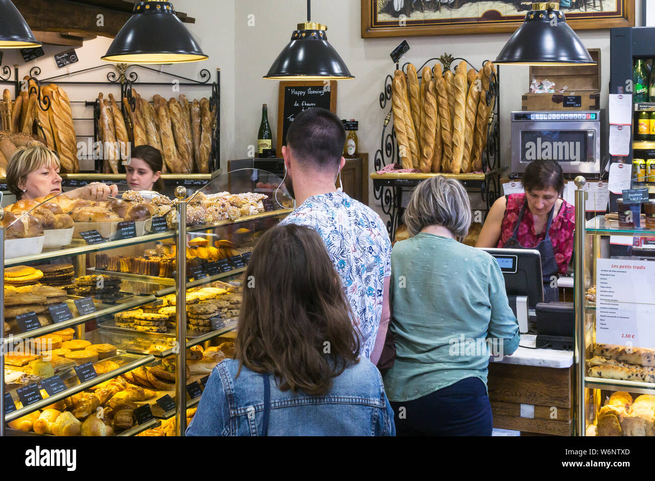 Boulangerie interior france hi-res stock photography and images - Alamy