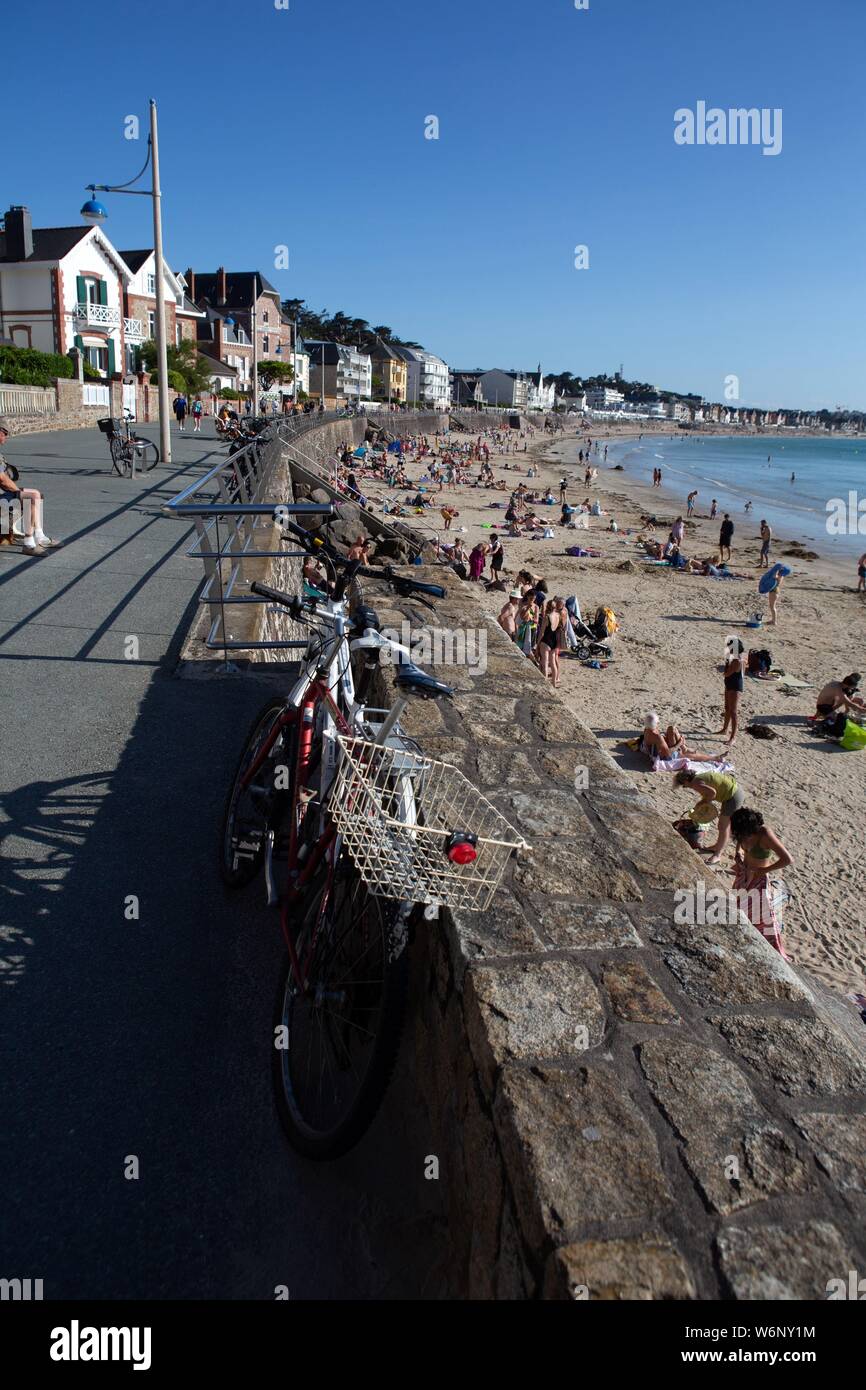 Côtes d'Armor, Pleneuf Val André, big beach Stock Photo - Alamy