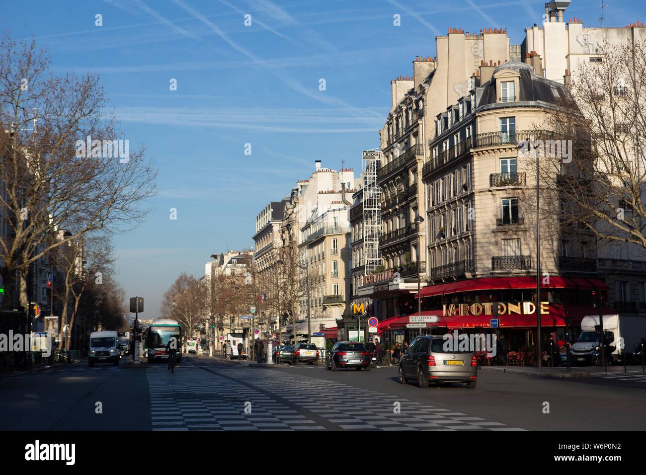 Rotonde cafe paris hi-res stock photography and images - Alamy