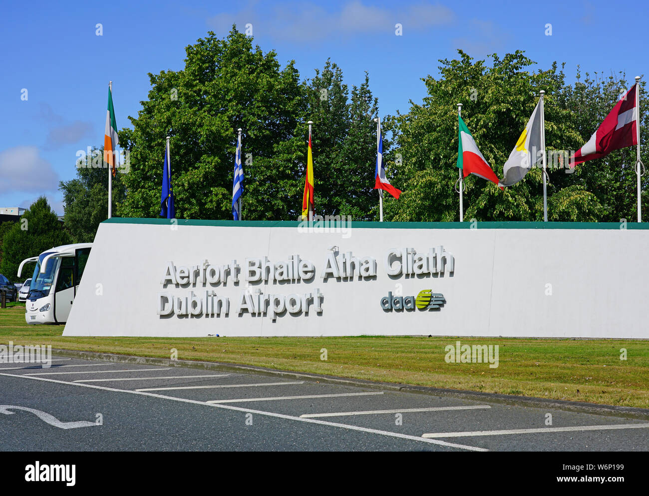Dublin airport aer lingus and ryanair hi-res stock photography and ...