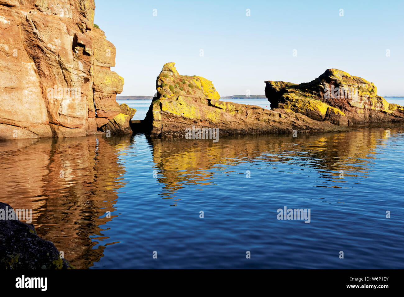 Dunmore east hi-res stock photography and images - Alamy
