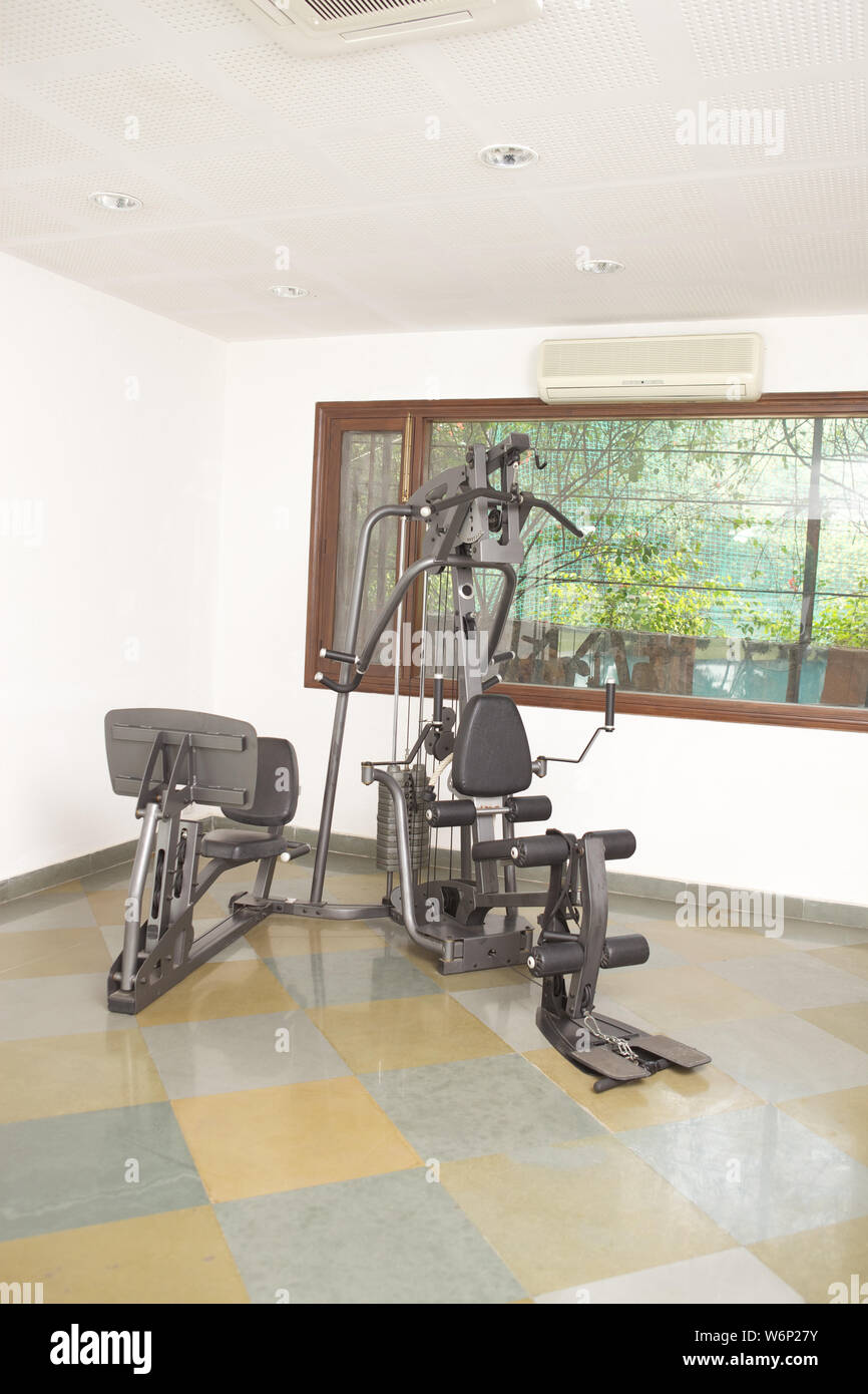 Machine weights hi-res stock photography and images - Alamy