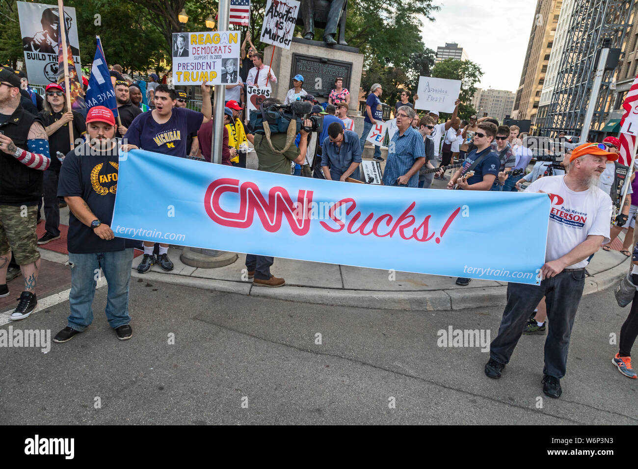 2020 election night hi-res stock photography and images - Alamy