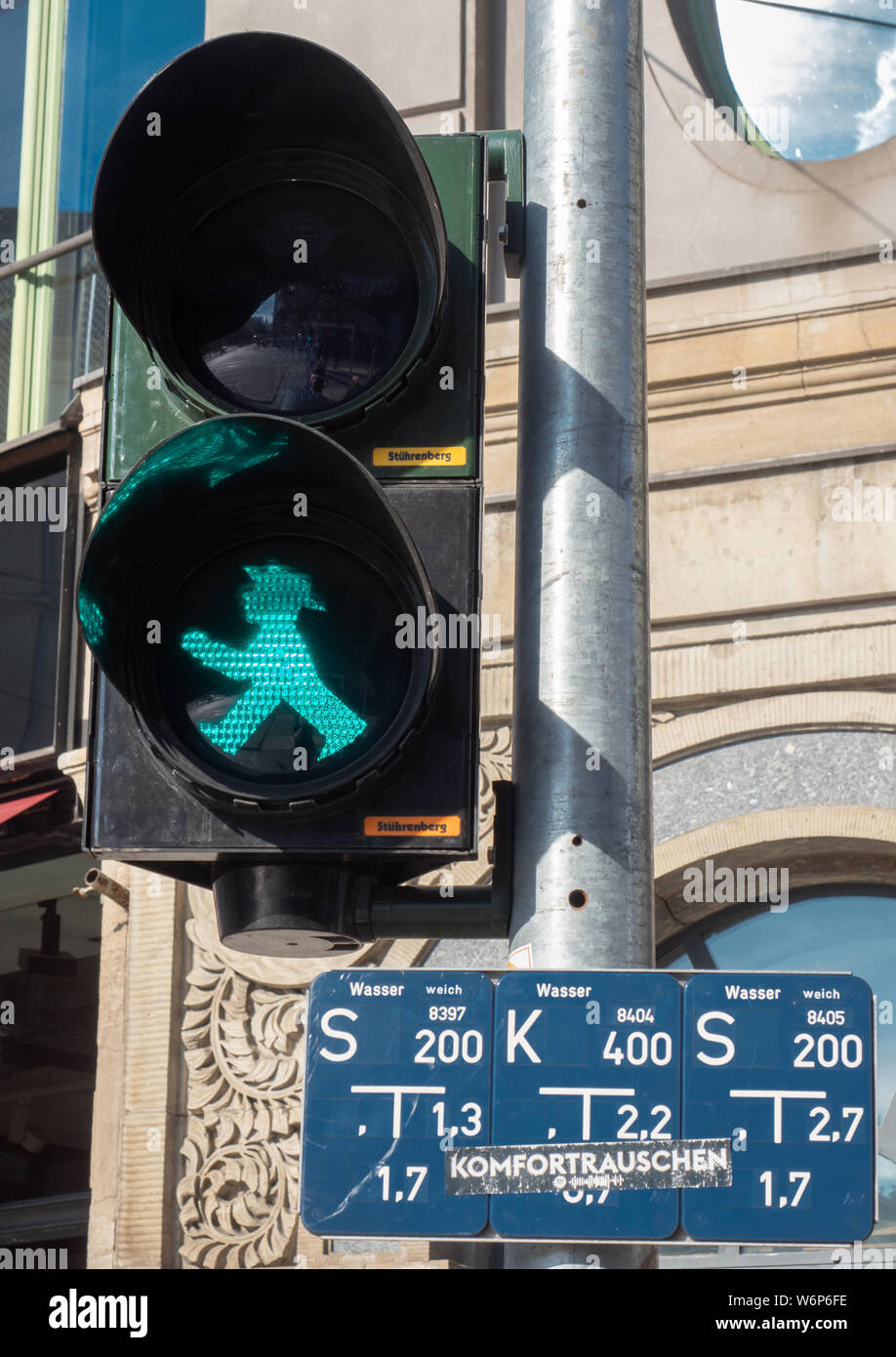 Ampelmannchen hi-res stock photography and images - Alamy