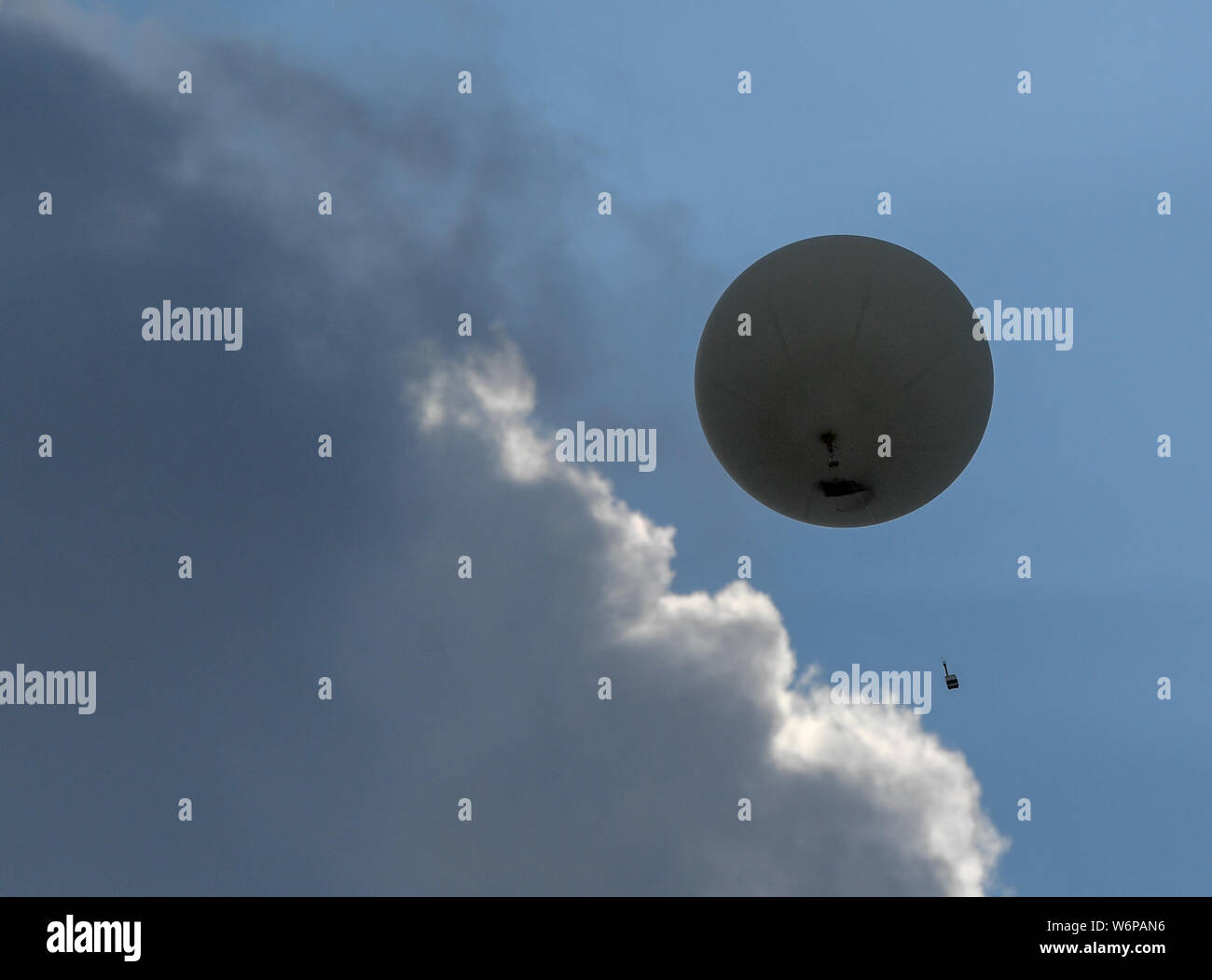 Weather balloon science hi-res stock photography and images - Alamy