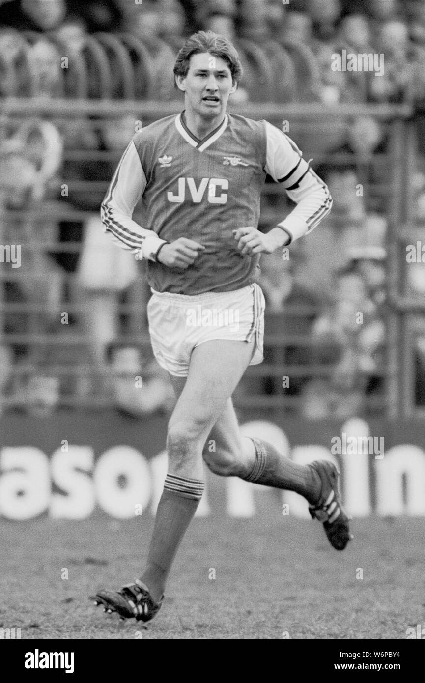 TONY ADAMS, ARSENAL FC, 1988 Stock Photo - Alamy