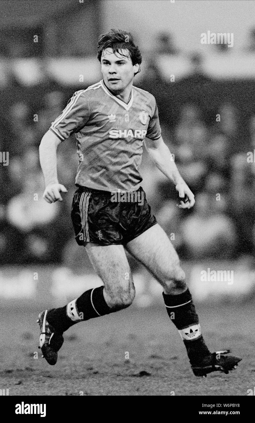 BRIAN MCCLAIR, MANCHESTER UNITED FC, 1987 Stock Photo - Alamy