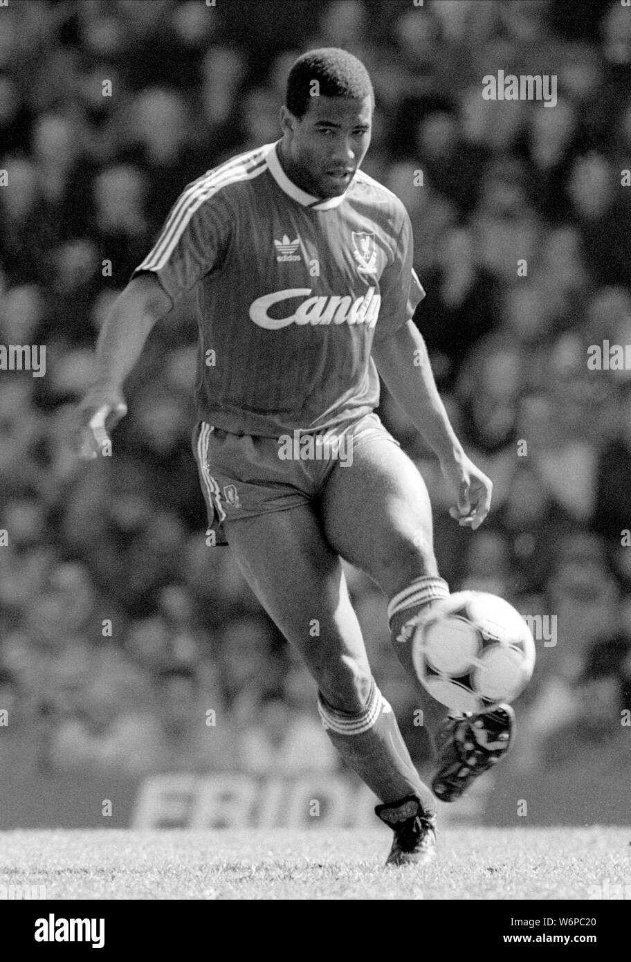 JOHN BARNES, LIVERPOOL FC, 1989 Stock Photo - Alamy